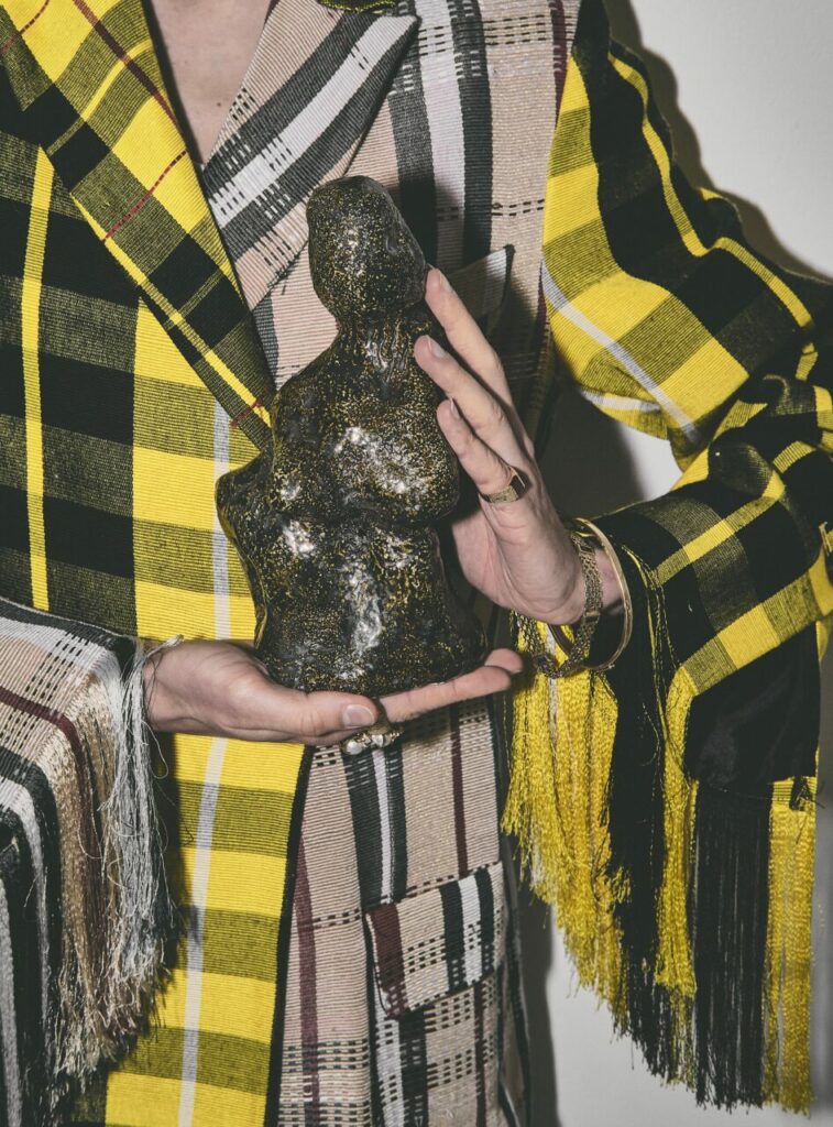 BARRO, Clay and dialogues